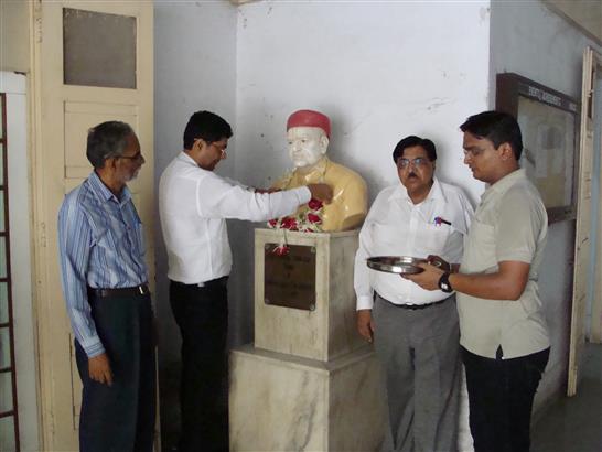 H. A. College of Commerce - [HACC], Ahmedabad Courses & Fees 2025-2026
