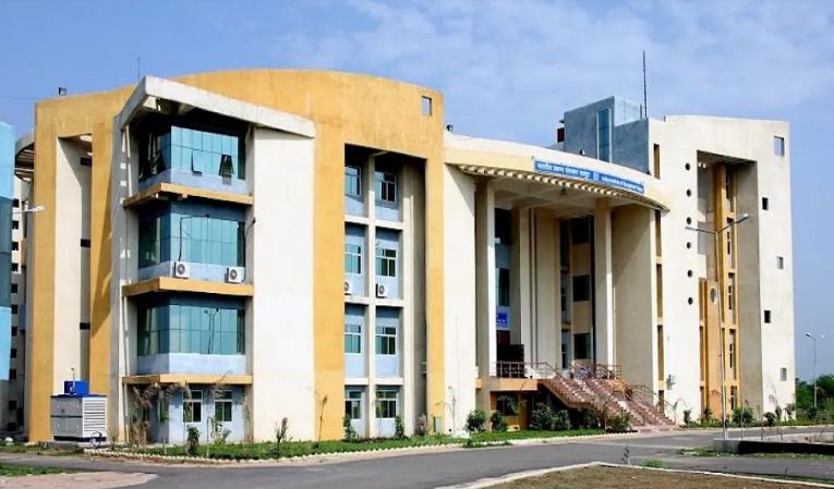 IIM Raipur Welcomes MBA 2022-24 Batch of 331 students with 62% females ...