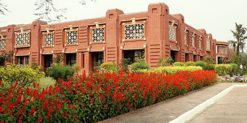 IIM Lucknow Introduces a 10-Month Chief Marketing Officer Program ...