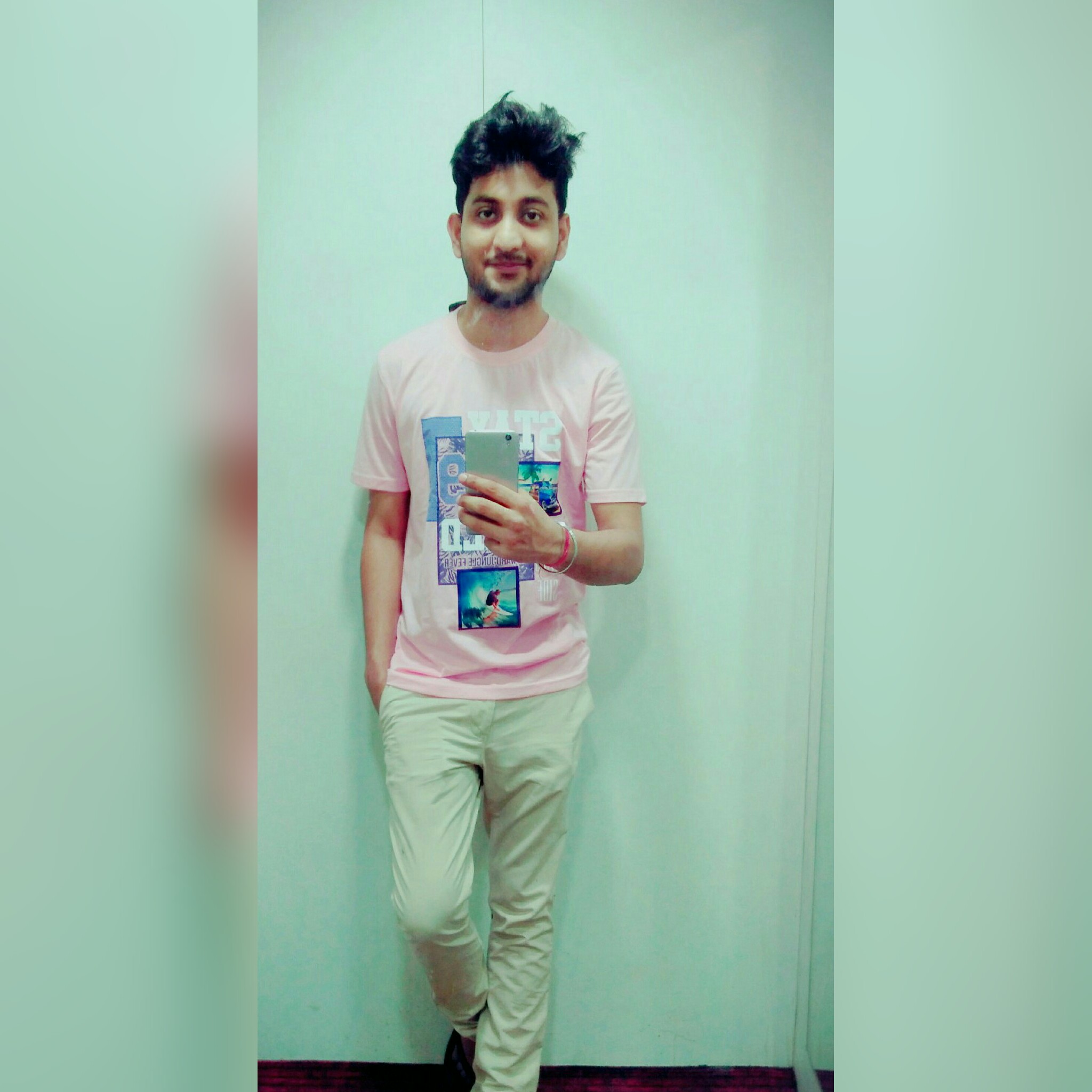 Tiya Ahuja's Review On Hindu College, New Delhi | collegedunia.com