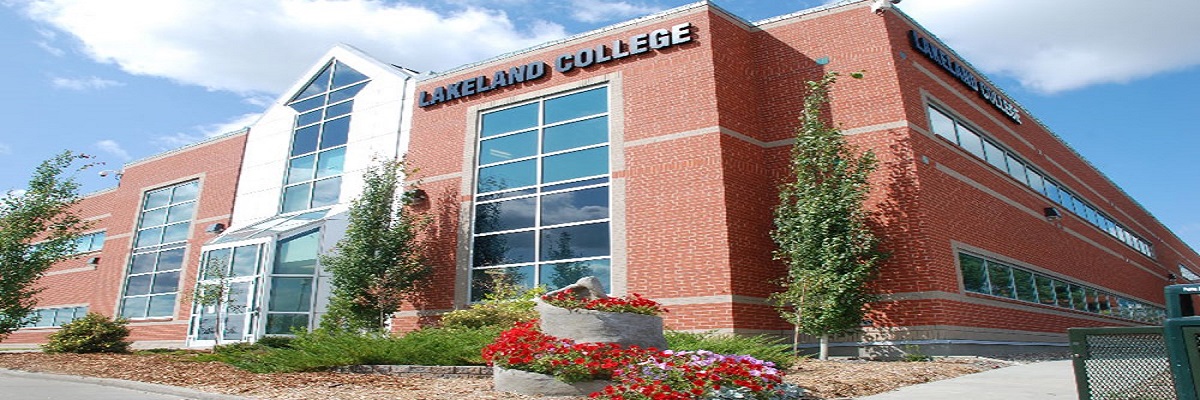 Lakeland College Admission: Application Fees, Deadlines, Acceptance ...