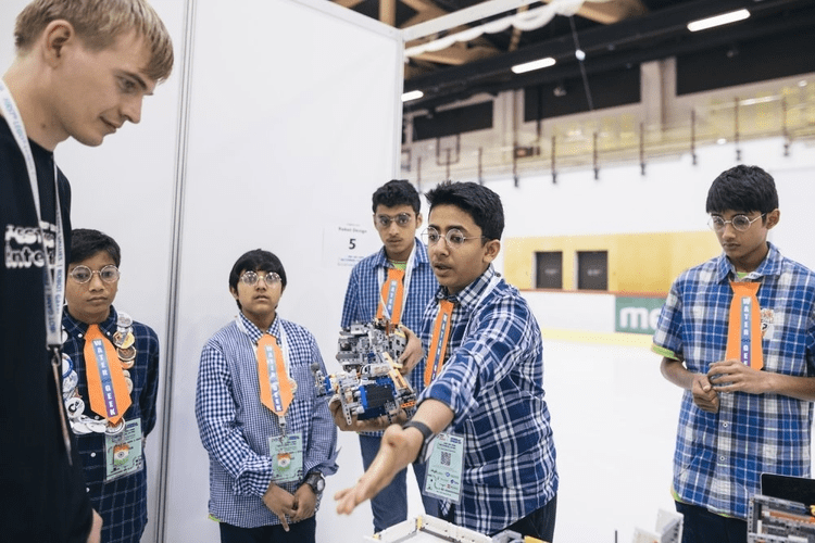 OMOTEC, Mumbai: CODING, Expert Math Coder