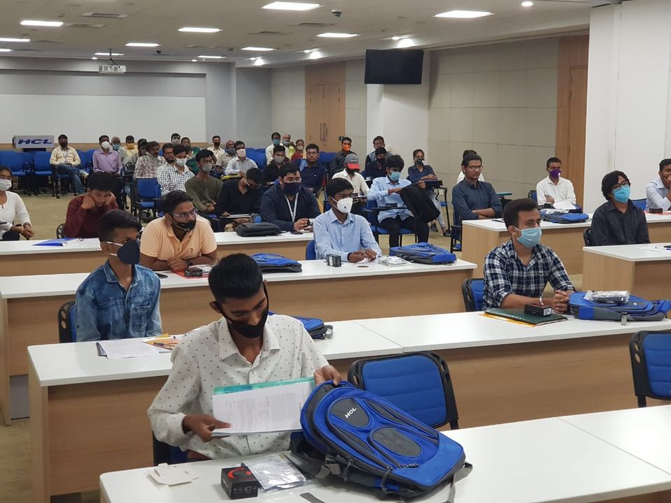 HCL Techbee: Courses, Fee, Admission, Salary