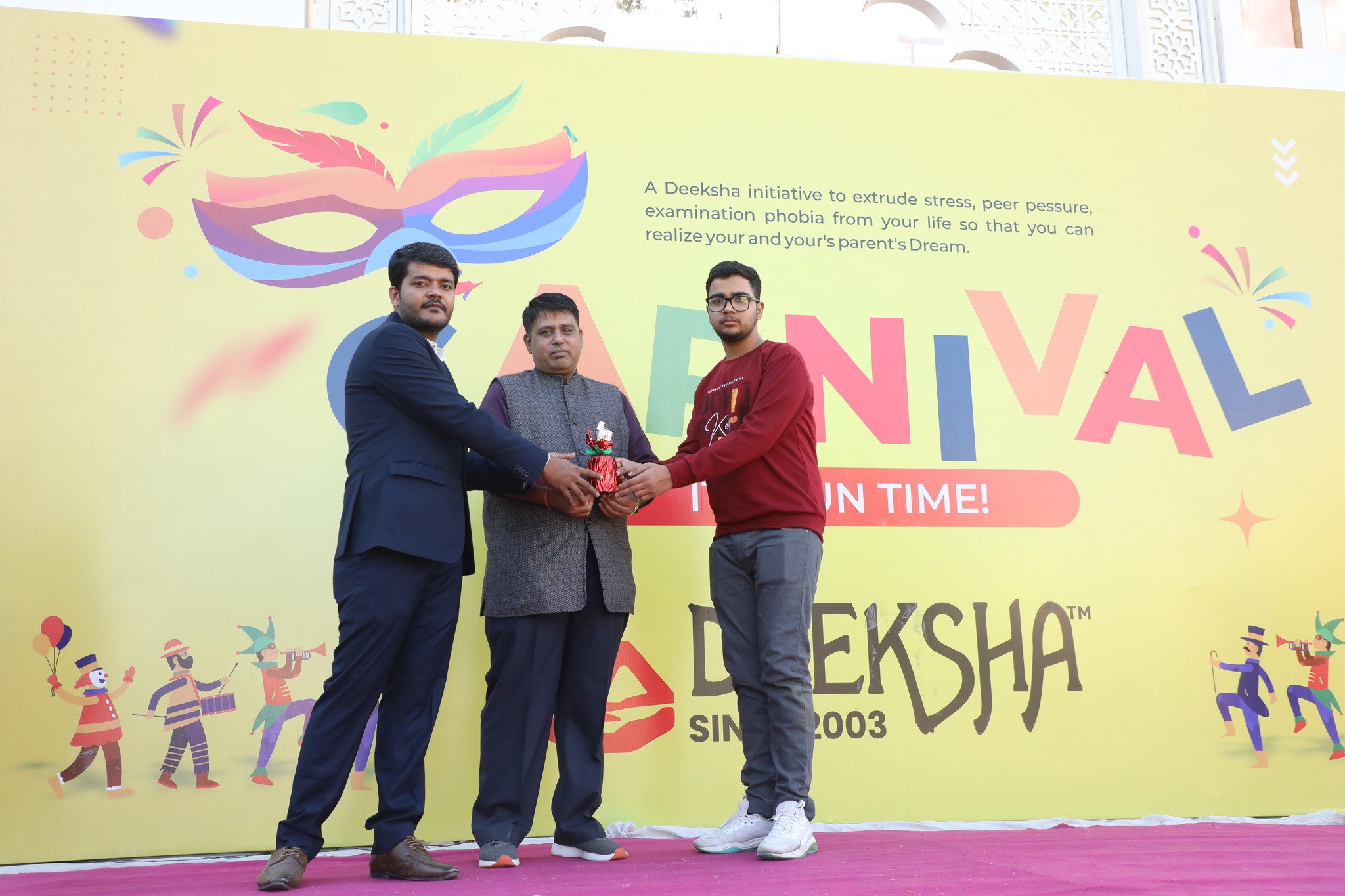 Deeksha Classes: Courses, Fee Structure, Highlights, Reviews.