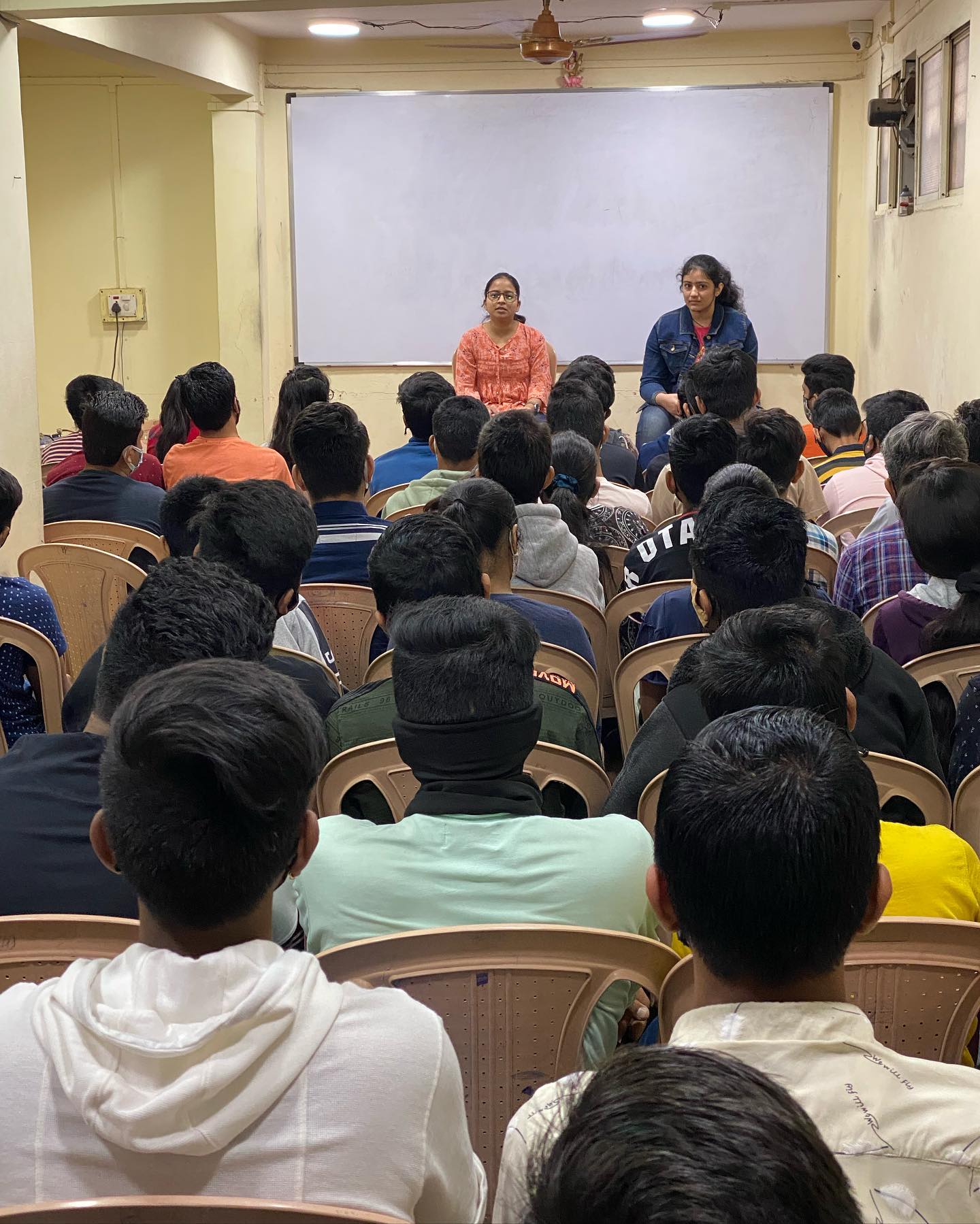 E4E Maths Academy: Courses, Fee Structure, Highlights, Reviews.