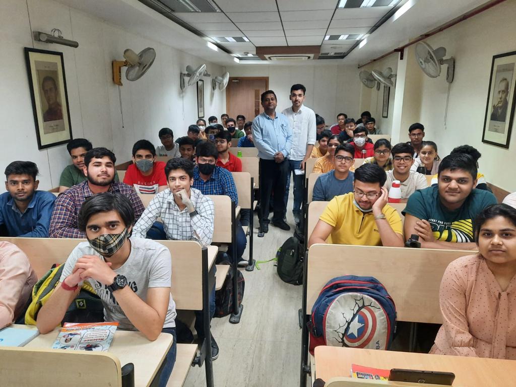 FIITJEE Meerut: Fees, Contact, Courses, Reviews, Hostels