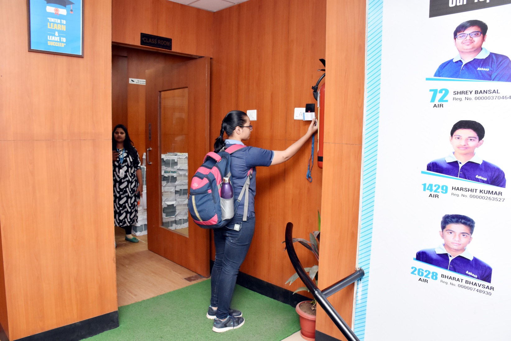 Aakash Institute Delhi: Fee, Contact, Courses, Reviews, Hostels