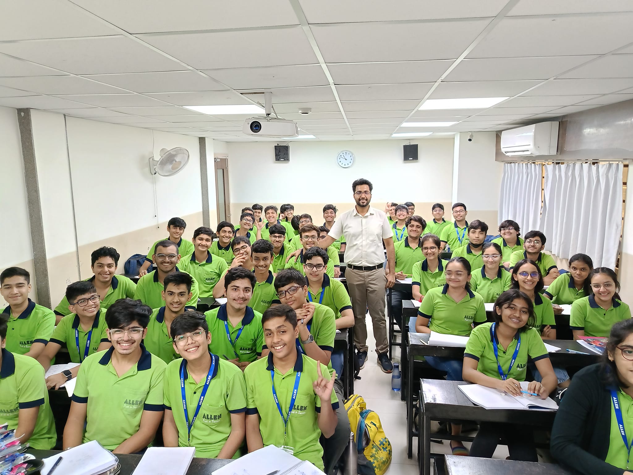 Allen Surat: Courses & Fees