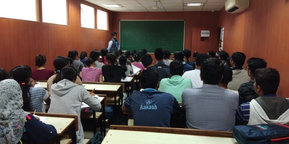 Aakash Institute Bangalore: Fee, Contact, Courses, Reviews, Hostels