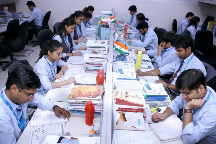 Aakash Institute Pune: Fee, Contact, Courses, Reviews, Hostels