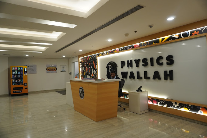 Physics Wallah Noida: Fees 2025, Contact Number, Reviews, Courses