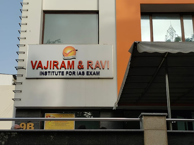 Vajiram and Ravi Delhi: Courses & Fees