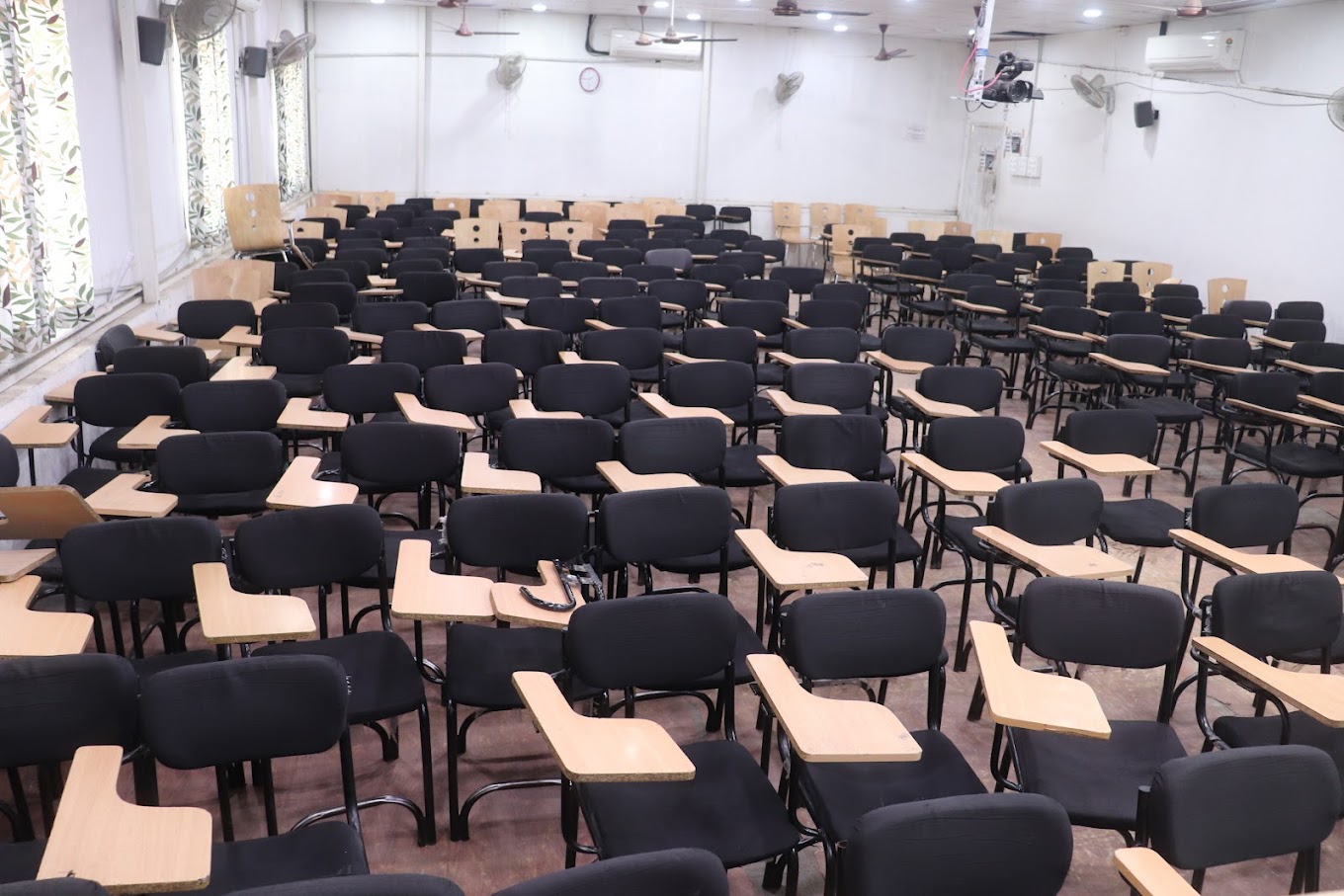 La Excellence, Hyderabad: UPSC, Coaching, Classroom Program