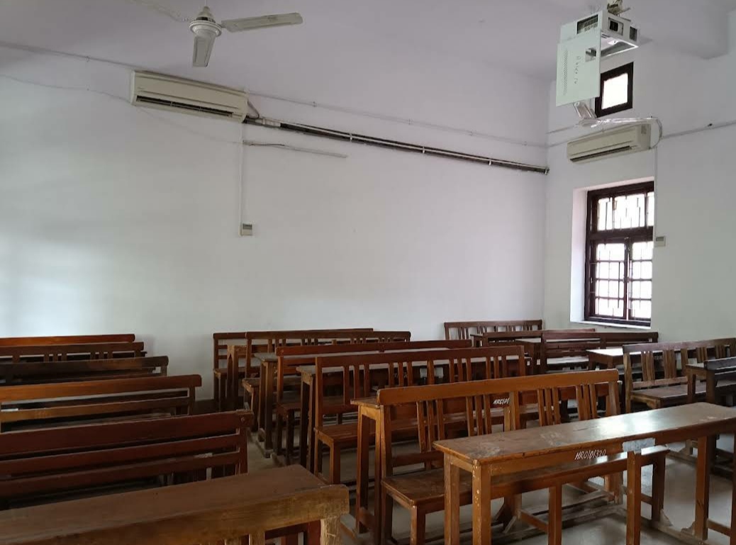 Delhi University Courses & Fees 2025