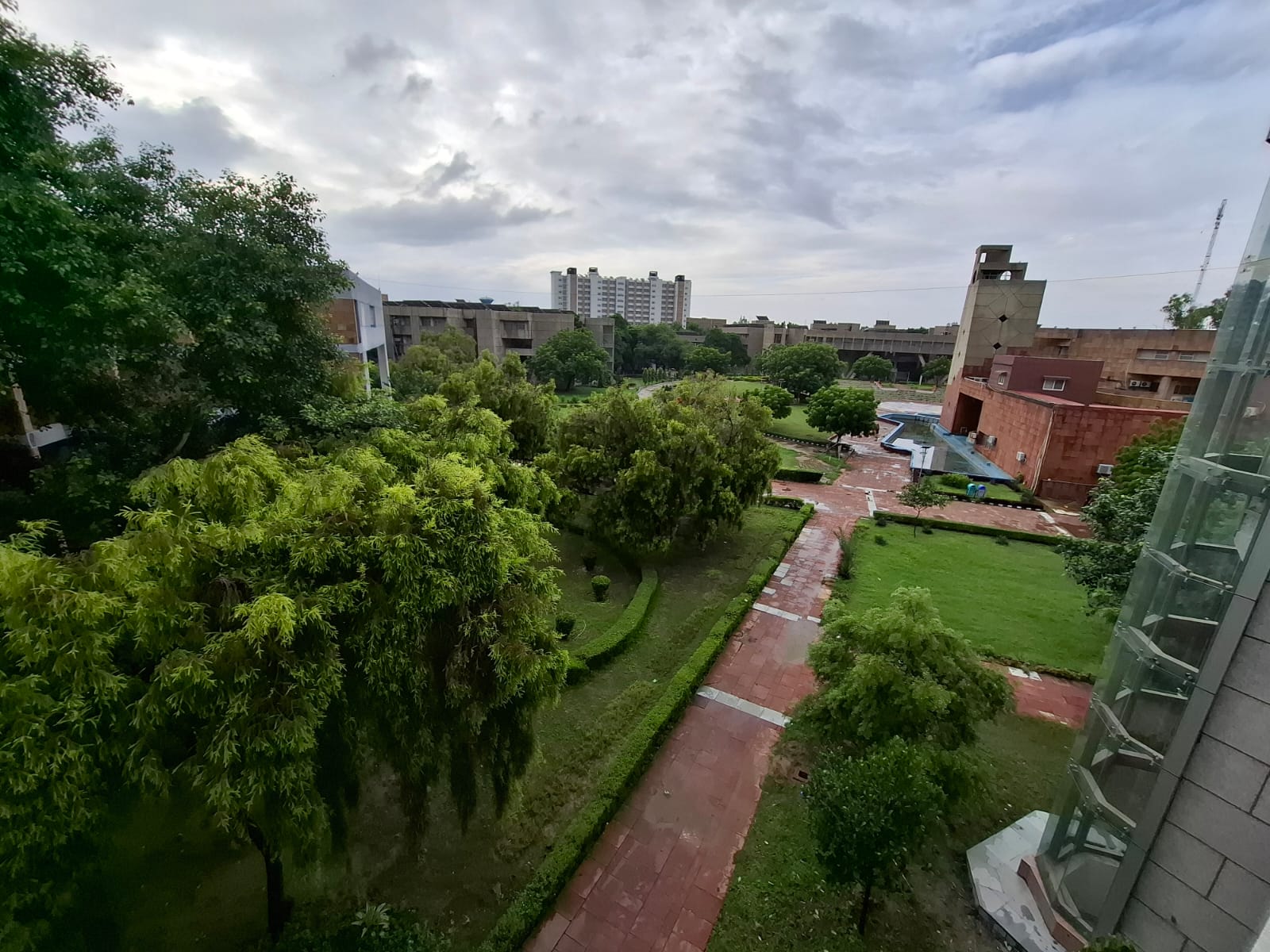 IIT Kanpur Hostel Fees 2025, Facilities, Rooms, Food, Photos