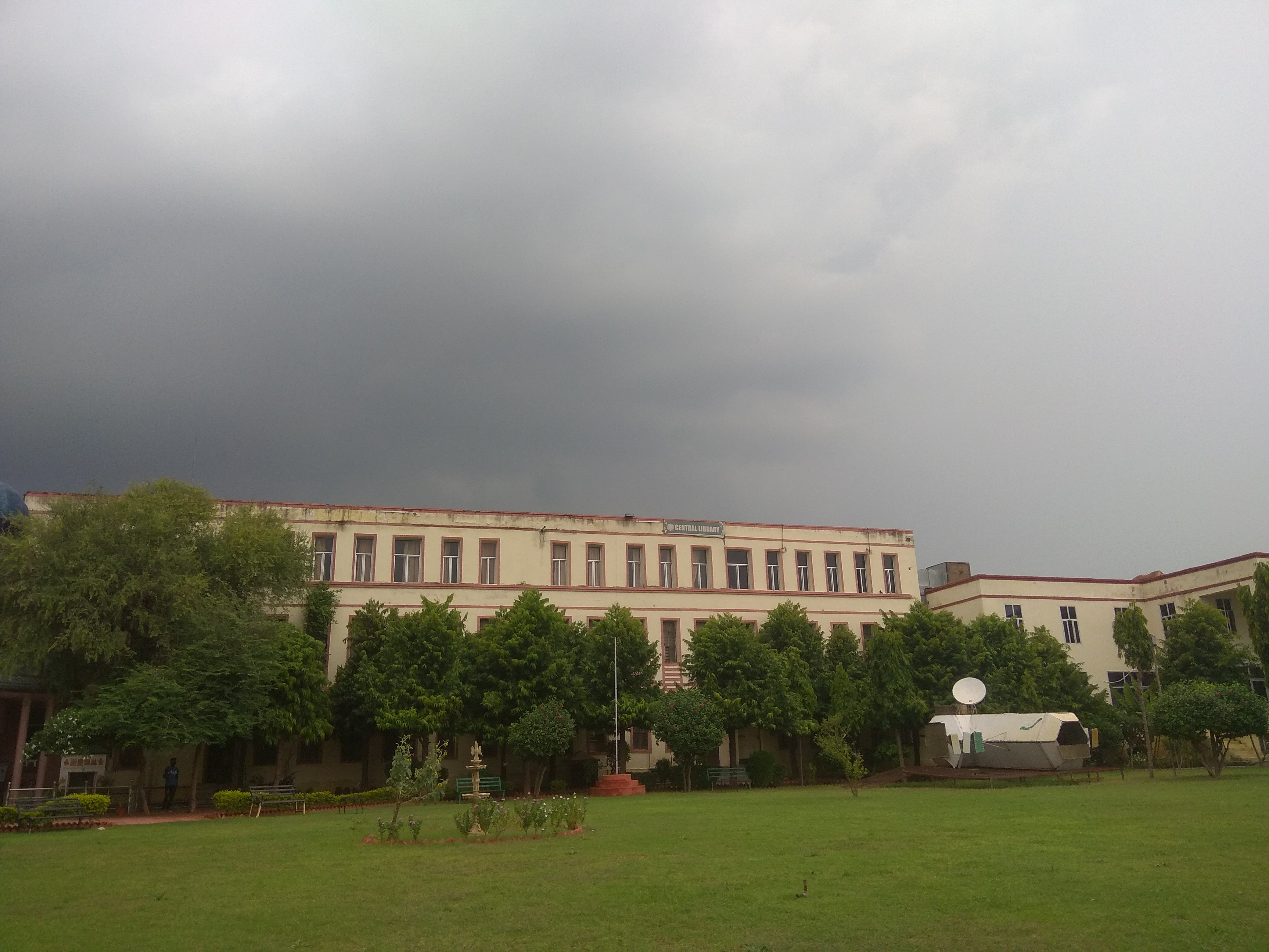 Rajasthan Institute of Engineering and Technology Jaipur: Fees ...
